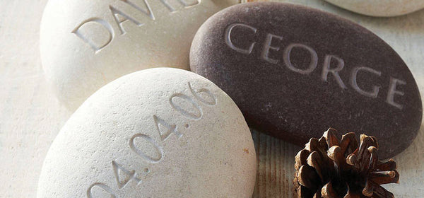 Personalised engraved pebbles – Letterfest