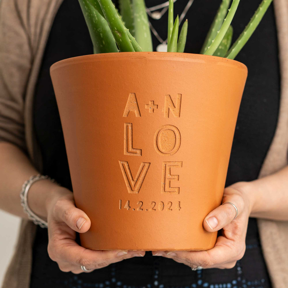 Personalised LOVE Plant pot for Weddings, Anniversary and Valentines ...