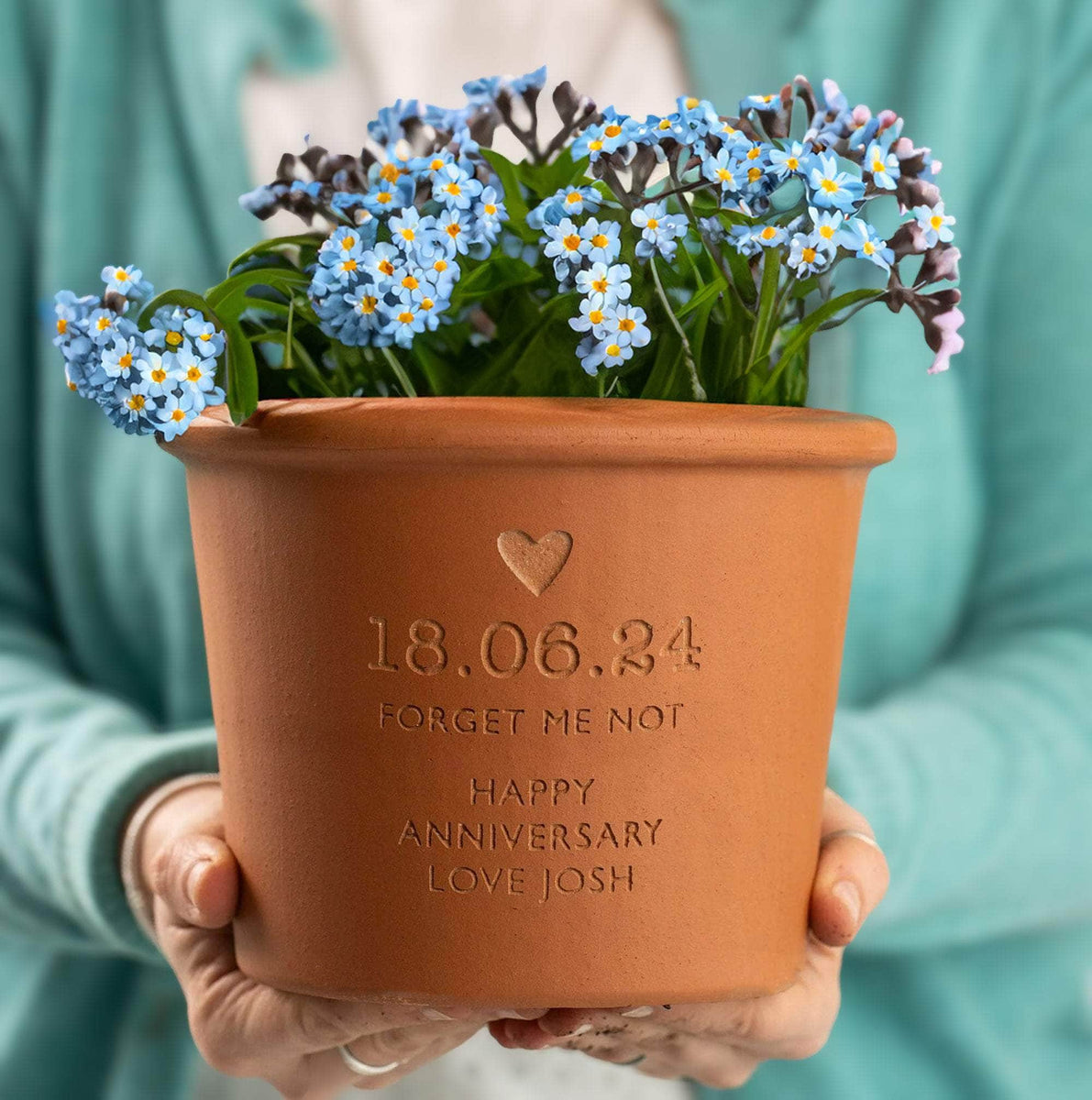 Personalised Forget Me Not Plant Pot - Special memorial gift to ...